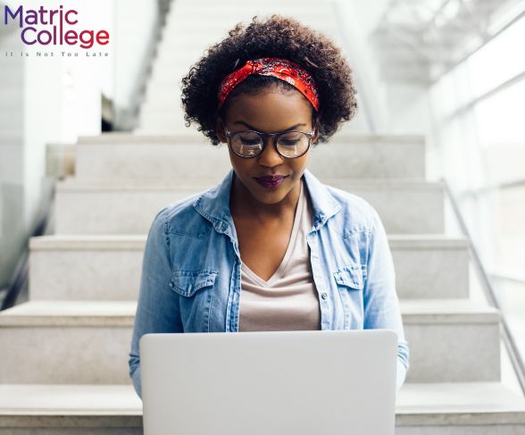 Colleges With Grade 12